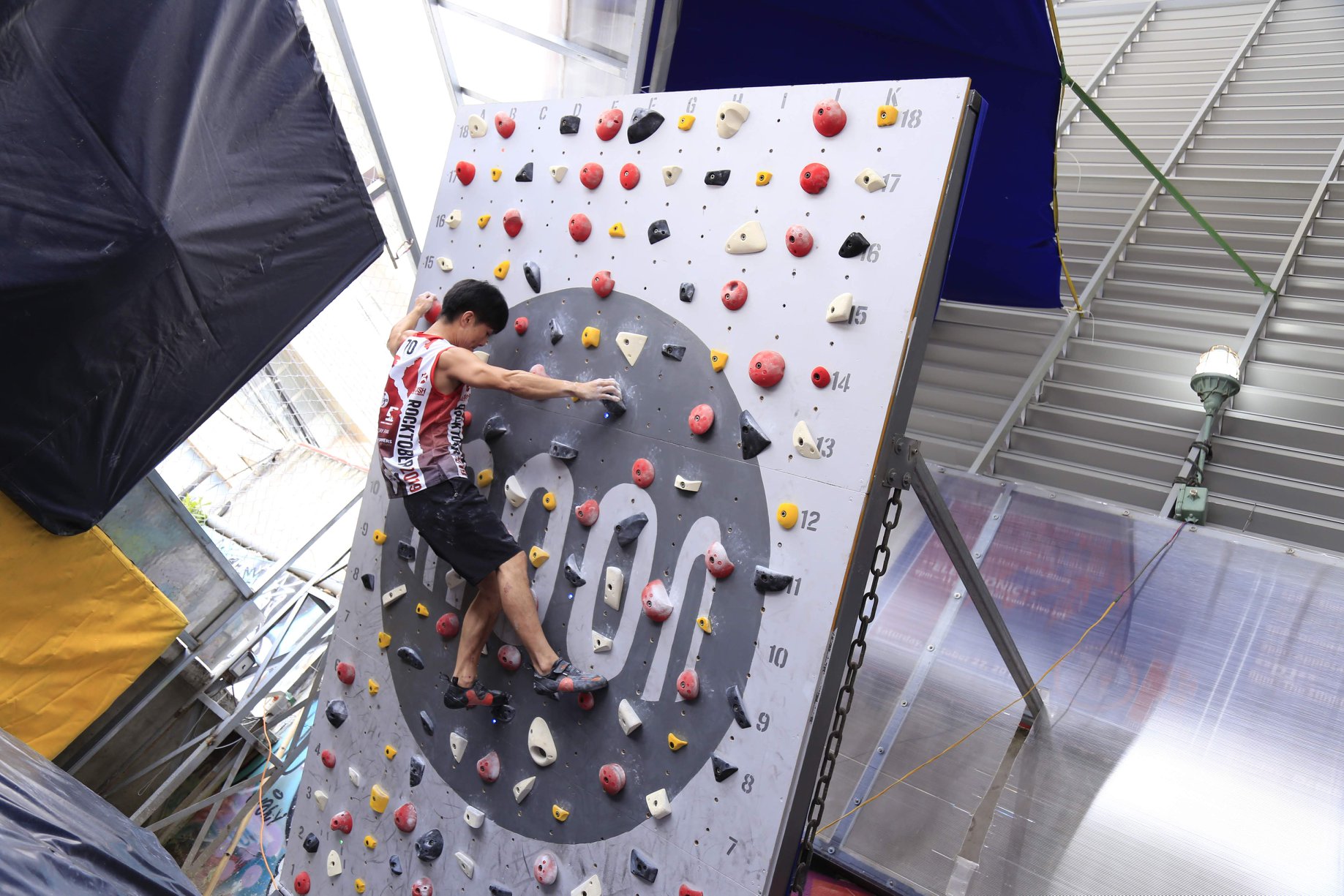 Moonboard Monsters - Push Climbing